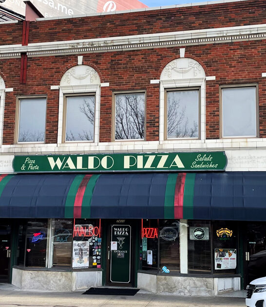 wall pizzerias hole kansas ftr