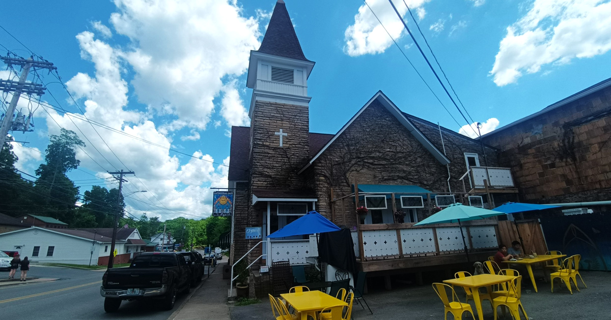The No-Frills Restaurant In West Virginia That Locals Swear Has The ...