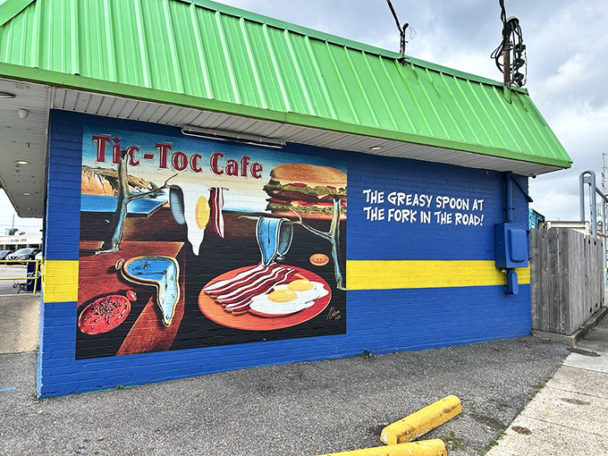 "The Greasy Spoon at the Fork in the Road" mural captures the essence of Tic-Toc's charm&mdash;where Salvador Dal&iacute; might have designed the menu if he'd been really, really hungry.