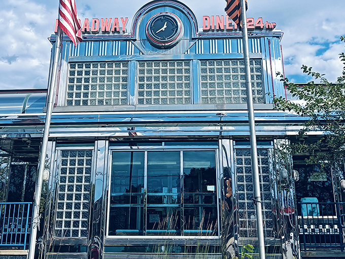 That gleaming stainless steel exterior isn't just eye-catching&mdash;it's a time machine disguised as a diner. Classic Americana at its finest!
