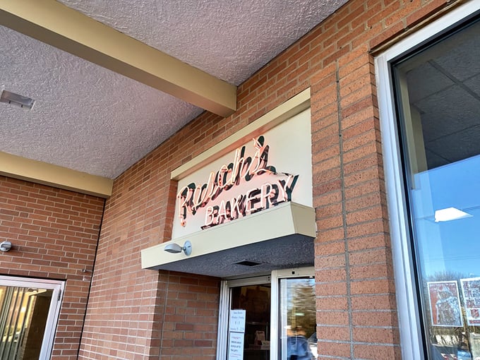 The unassuming brick fa&ccedil;ade of Resch's Bakery hides Columbus's sweetest secret &ndash; like finding a treasure chest disguised as a shoebox.