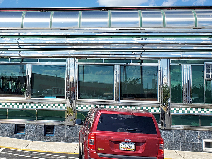That gleaming stainless steel exterior isn't just eye-catching&mdash;it's a time machine disguised as a diner. Classic Americana at its finest!
