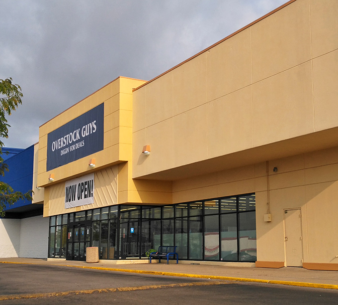 The unassuming exterior of bargain paradise. Like finding a secret portal to discount heaven tucked between ordinary storefronts at Eastgate Square.