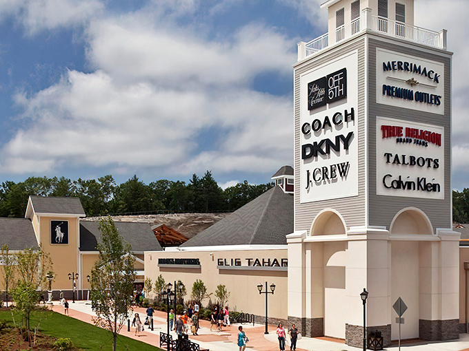 New England charm meets retail therapy &ndash; the village-style layout of Merrimack Premium Outlets creates an atmosphere that's as inviting as the deals inside.
