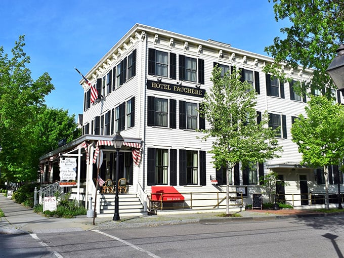 The Hotel Fauch&egrave;re stands proudly on Broad Street, its classic white facade and black shutters offering a master class in timeless elegance.