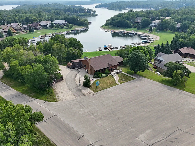 Lakeside living doesn't get more picturesque than this. Waterfront homes with private docks create the perfect retirement backdrop where every day feels like vacation.