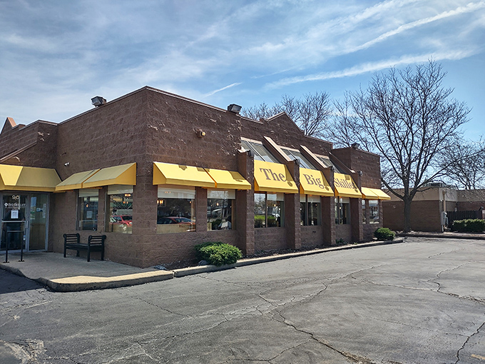 Those bright yellow awnings aren't just cheerful&mdash;they're beacons calling hungry breakfast enthusiasts to their pancake destiny.