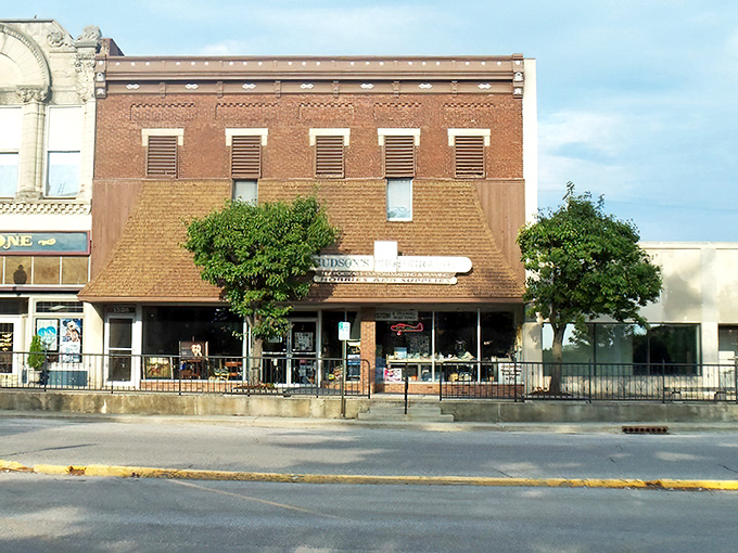 Downtown Bedford&rsquo;s brick facades tell stories of American history while offering modern-day bargains&mdash;small-town charm with big-time architectural significance.