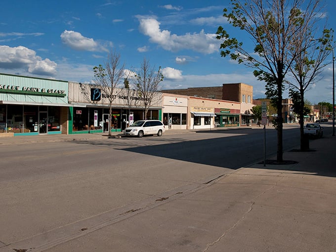 Downtown Valley City showcases classic small-town charm with its well-preserved storefronts. Like a movie set where everyday life happens to be completely authentic.