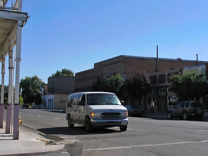 Main Street simplicity at its finest. Alturas offers a refreshing escape from California's usual hustle, where traffic jams involve waiting for a single car to pass.