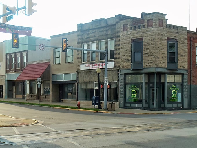 Downtown Bedford's limestone facades tell stories of American history while offering modern-day bargains. Small-town charm with big-time architectural significance.