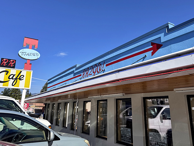 The blue-and-white exterior with its retro "RR2GO!" signage is pure Americana &ndash; like Norman Rockwell decided to design a diner in the Pacific Northwest.