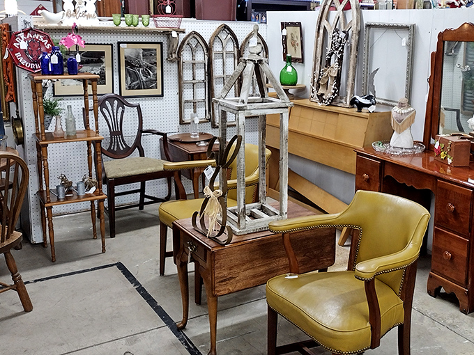 Inside Country Club Flea Market, treasure hunters and nostalgia seekers find carefully curated chaos—chairs, cabinets, and wall décor all packed with discoveries that delight both wallet and heart.