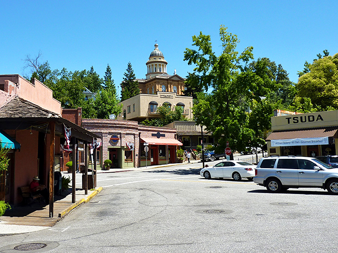Auburn's historic downtown invites you to step back in time while the courthouse dome plays sentinel to the comings and goings below.