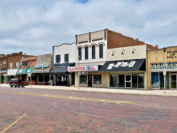 Downtown Colby's brick-paved streets and historic storefronts offer small-town charm with big-time character. Retirement never looked so inviting.