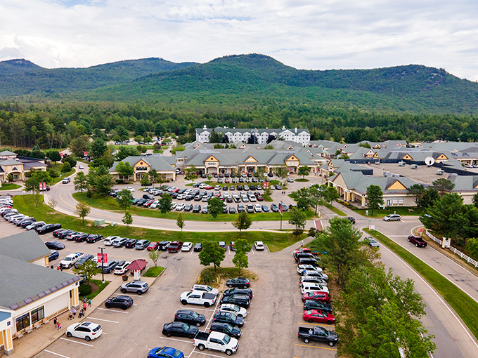 A shopper's paradise nestled against the majestic White Mountains backdrop. Nature and retail therapy combine in perfect New Hampshire harmony.