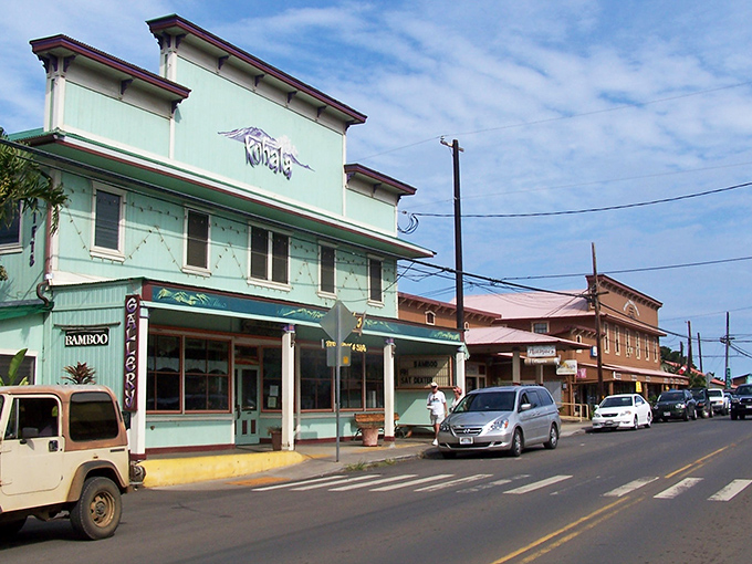 Hawi's main street looks like a movie set director's dream of small-town Hawaii&mdash;pastel buildings that have witnessed generations of island stories unfold.