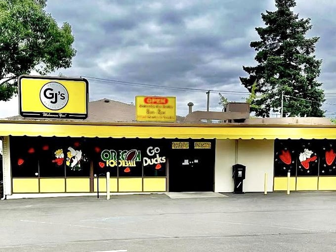Even on cloudy Oregon days, GJ's sunny yellow facade brightens the landscape, proving that sometimes the best dining experiences come in unassuming packages.