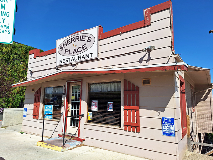 The unassuming exterior of Sherrie's Place in Casper stands as a beacon of breakfast hope on Yellowstone Highway, promising comfort without pretension.