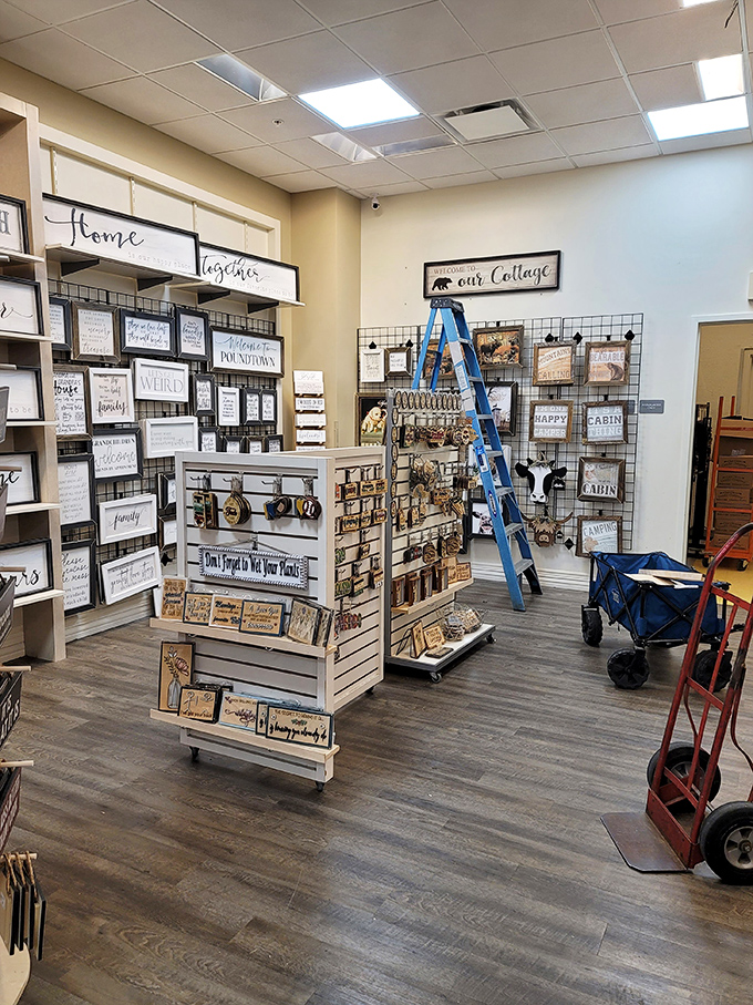 Signs that whisper "your home needs this" &ndash; rustic-chic d&eacute;cor that somehow convinces you that one more inspirational quote won't hurt.