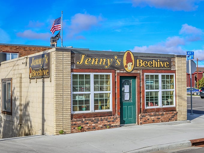 Jenny's Beehive stands as a testament to small-town entrepreneurship – where your coffee comes with the owner's smile and local gossip is always fresh.