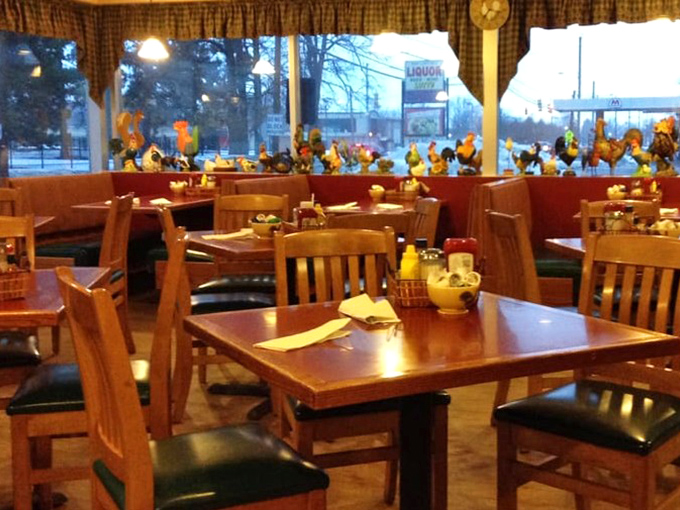 Ready for a cozy meal surrounded by charming rooster decor! A classic, friendly diner atmosphere in Keego Harbor.