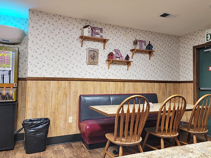 A dining room that hasn't changed its look since Reagan was president, and thank goodness for that. Some classics need no updating.