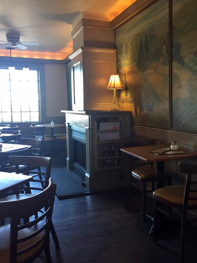 The dining room feels like the living room of that friend who always has the best dinner parties&mdash;intimate, inviting, and impossible to leave.