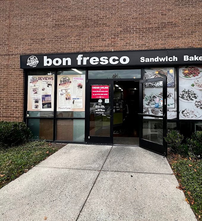 Bon Fresco's unassuming entrance hides in plain sight, like a secret bread society that only the sandwich-enlightened have discovered.