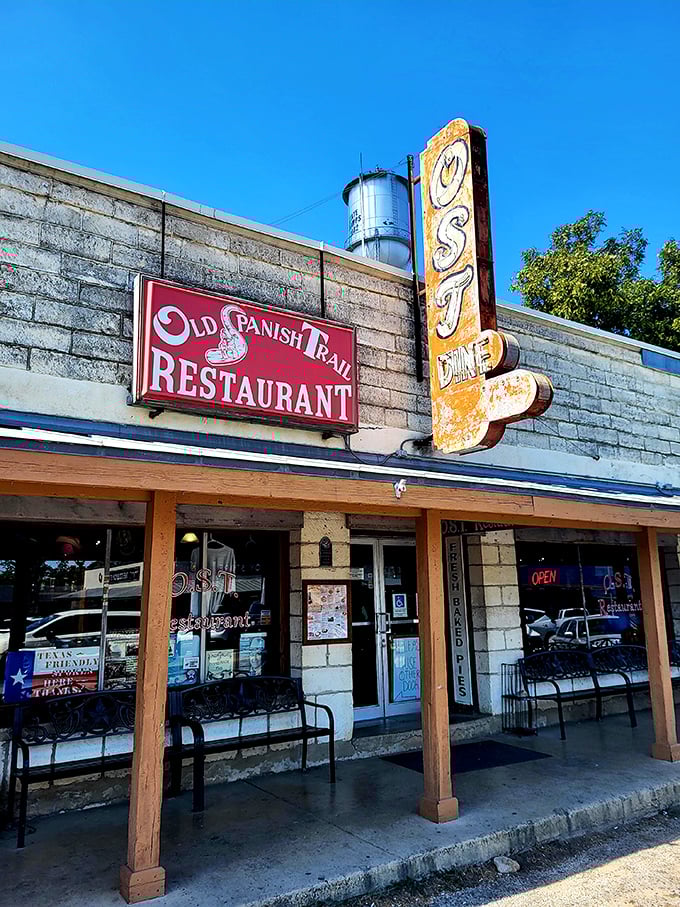 This cowboy country classic promises fresh-baked pies and hearty meals in authentic Texas Hill Country style.
