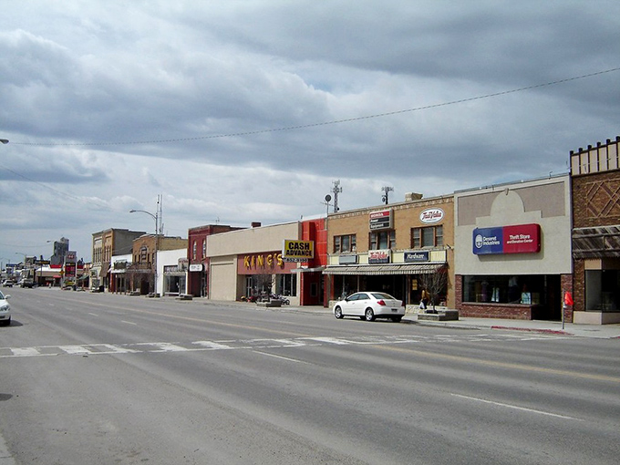 Wide open spaces and mountain backdrops provide million-dollar views at affordable small-town prices.