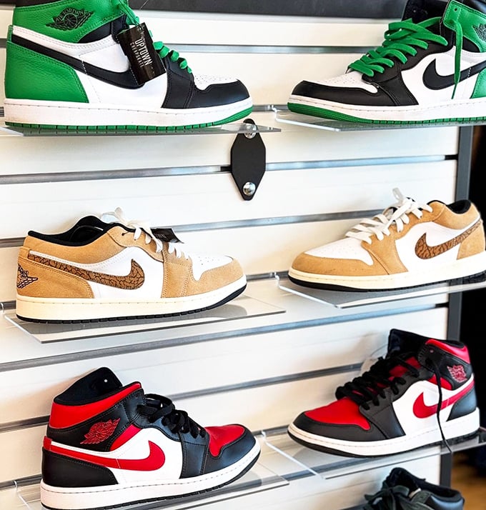 Sneakerheads, rejoice! These Air Jordans have barely touched pavement and are ready for their comeback tour.