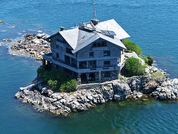 Clingstone House defies logic and gravity, perched impossibly on its rocky island &ndash; the ultimate dream home for those who really, really value privacy.