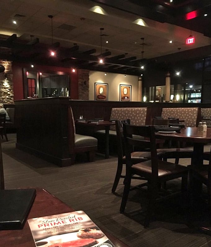 Cozy booths create intimate dining islands in a sea of convivial energy. The perfect backdrop for both first dates and fiftieth anniversaries.