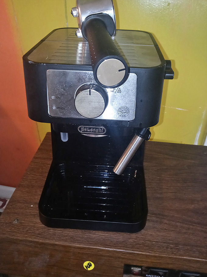 The espresso machine that time forgot—bringing Italian café culture to your kitchen counter with vintage mechanical charm no pod system can match.