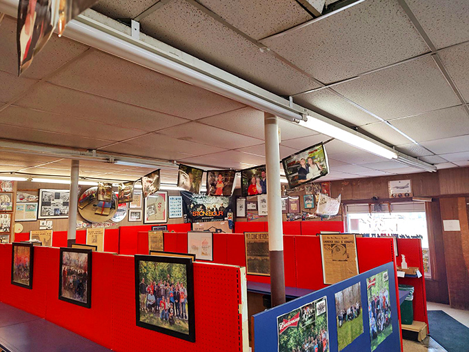 Inside this humble establishment, culinary magic happens daily while groceries provide convenient one-stop shopping for busy families.