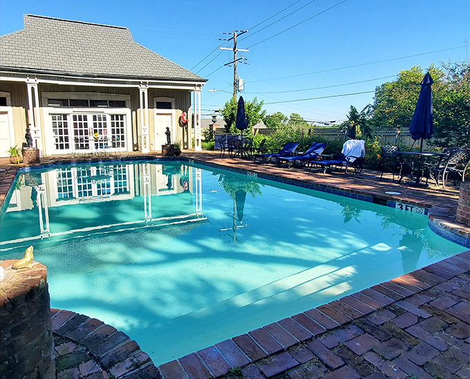 Gardens and antebellum elegance combine to create the kind of place where time slows down beautifully.