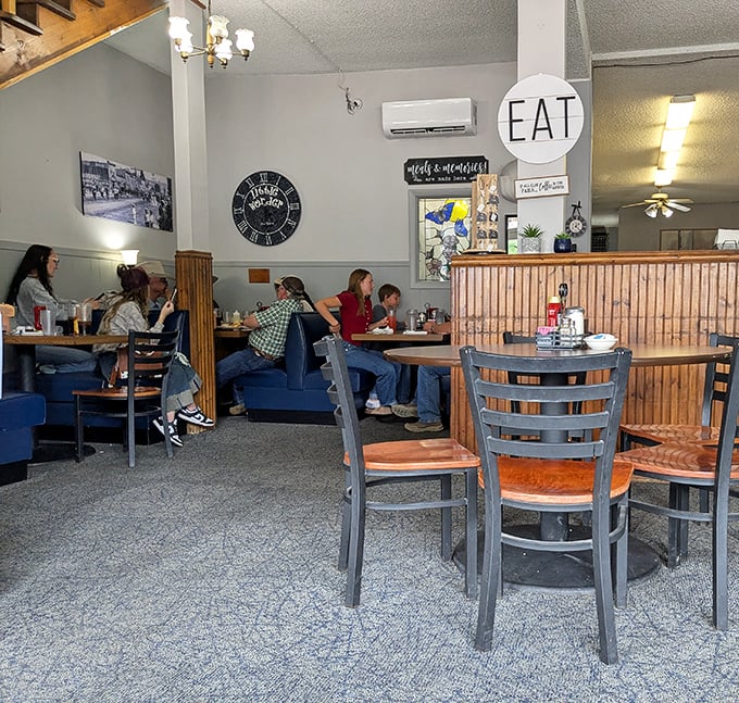 The "EAT" sign isn't being ironic&mdash;it's a straightforward invitation to do exactly what generations of diners have done here.