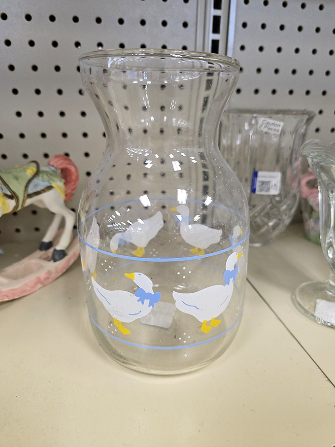 Country kitchen charm in glass form. These ducks won't judge your cooking skills, unlike that fancy Williams-Sonoma stuff.