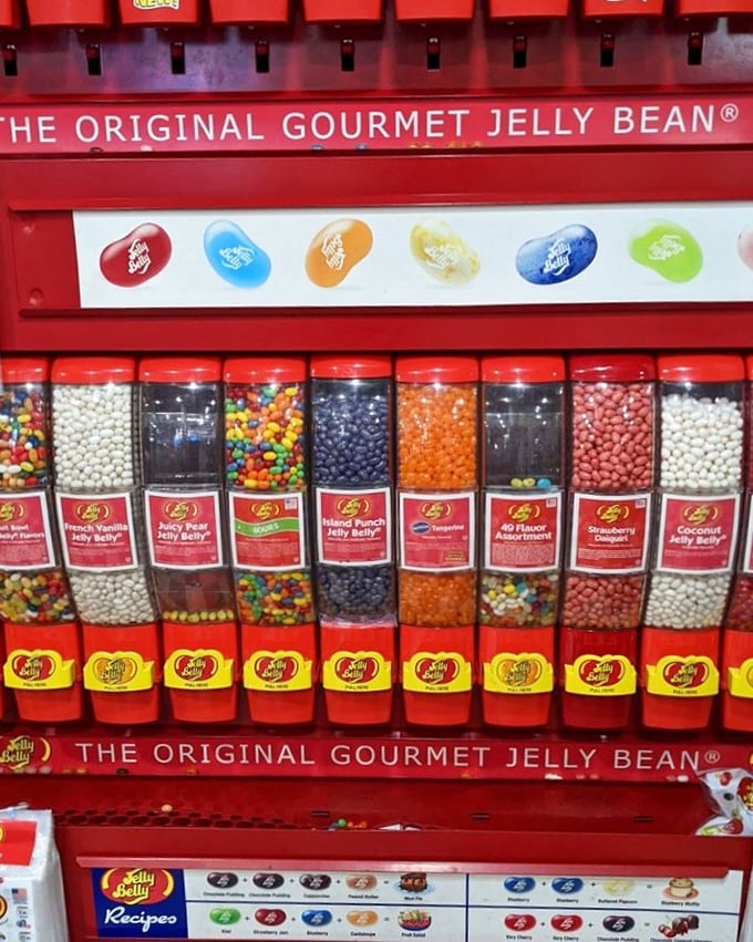 The Jelly Belly station&mdash;where flavor combinations are limited only by your courage. Toothpaste and chocolate, anyone?