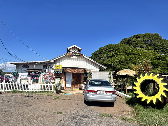 The Lunchbox's whimsical exterior promises homestyle meals with a side of local character and zero pretension.