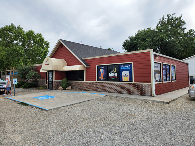 Small-town diners are America's true culinary treasures. M&R Grill promises comfort food that satisfies the soul—the kind of place where coffee refills come with local gossip.