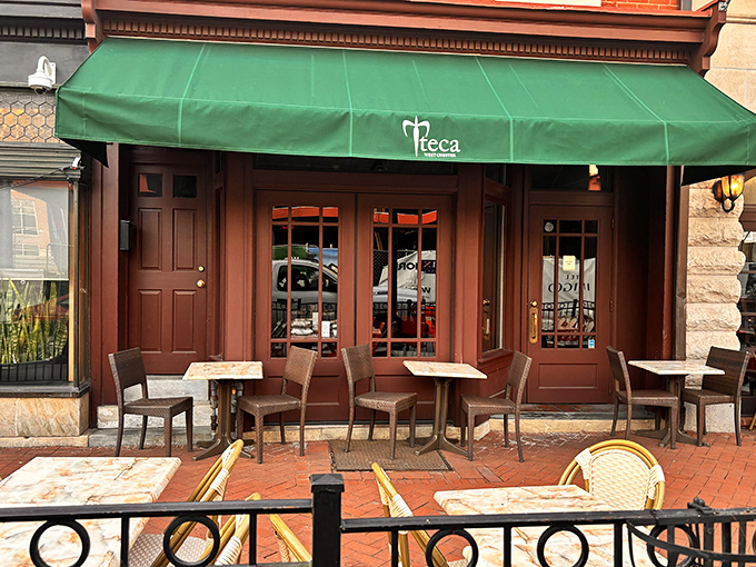 Teca's understated elegance brings a touch of Mediterranean charm to Pennsylvania, with outdoor seating perfect for savoring both pasta and passing conversations.