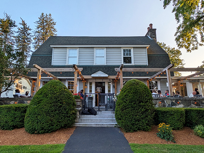 The Meltdown serves up grilled cheese that would make your childhood self high-five your retirement-age self with cheesy glee.