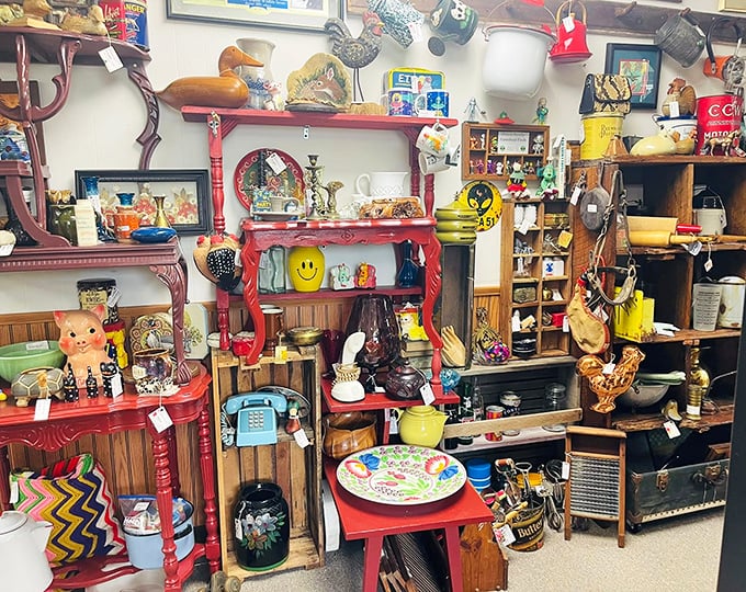 This antique shop's organized chaos promises treasure hunting at its finest&mdash;where someone else's forgotten knickknack becomes your conversation piece.
