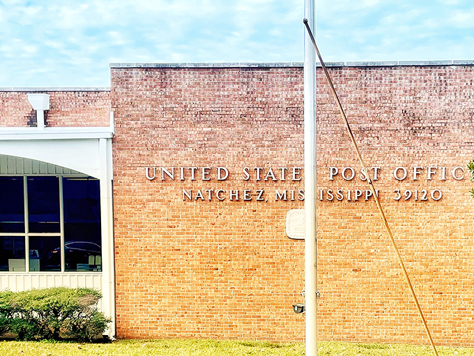Even the post office in Natchez has character&mdash;sending postcards home from here feels like participating in a centuries-old tradition.