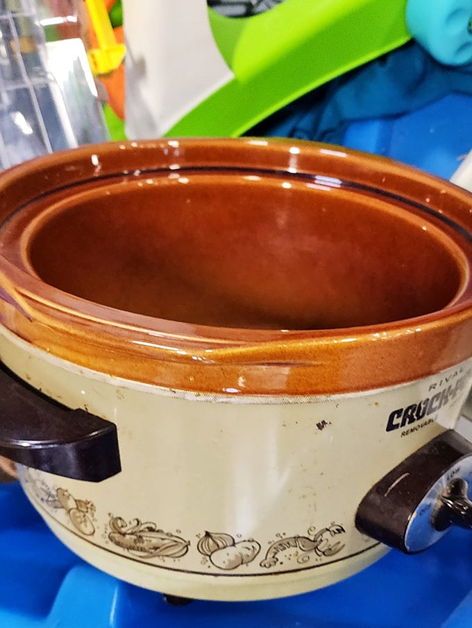 Slow cooker, fast savings. This vintage Crock-Pot has probably served hundreds of meals and is ready for hundreds more in a new kitchen.