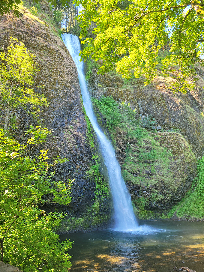 This waterfall doesn't need Instagram filters&mdash;it's been perfecting its look for thousands of years of geological selfies.