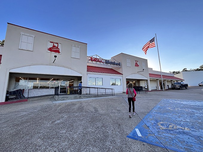 Local markets like this keep Natchez residents well-fed and well-connected&mdash;where grocery shopping doubles as a community gathering.