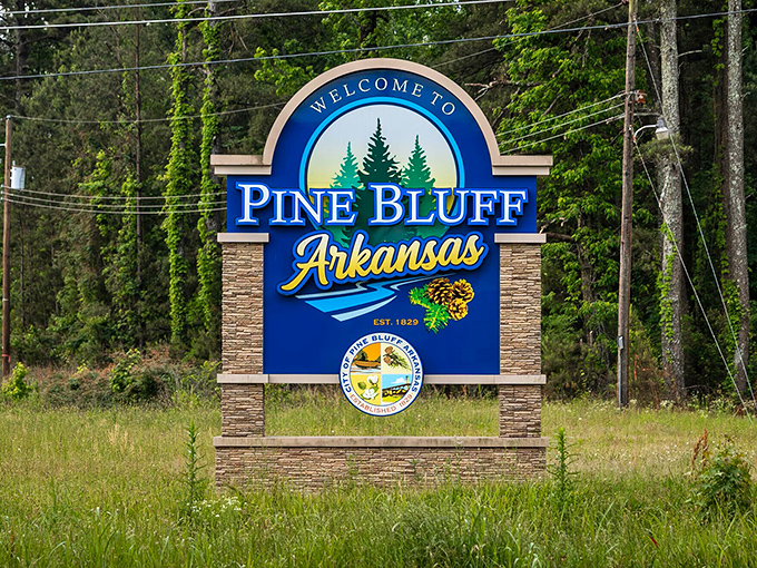 The welcome sign greets visitors with pine trees and civic pride, a friendlier hello than most humans manage before coffee.